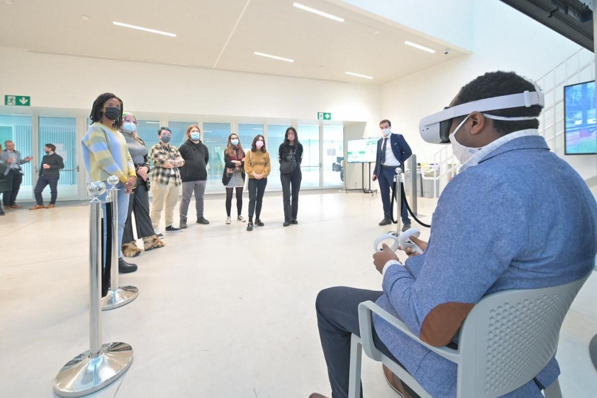 15 étudiantes en informatique d’Interface3 invitées à l’Infrabel ...